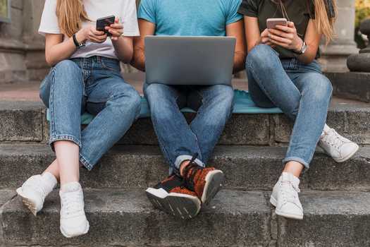 Gen Z: Pioneers of the Digital Revolution • HRlab
